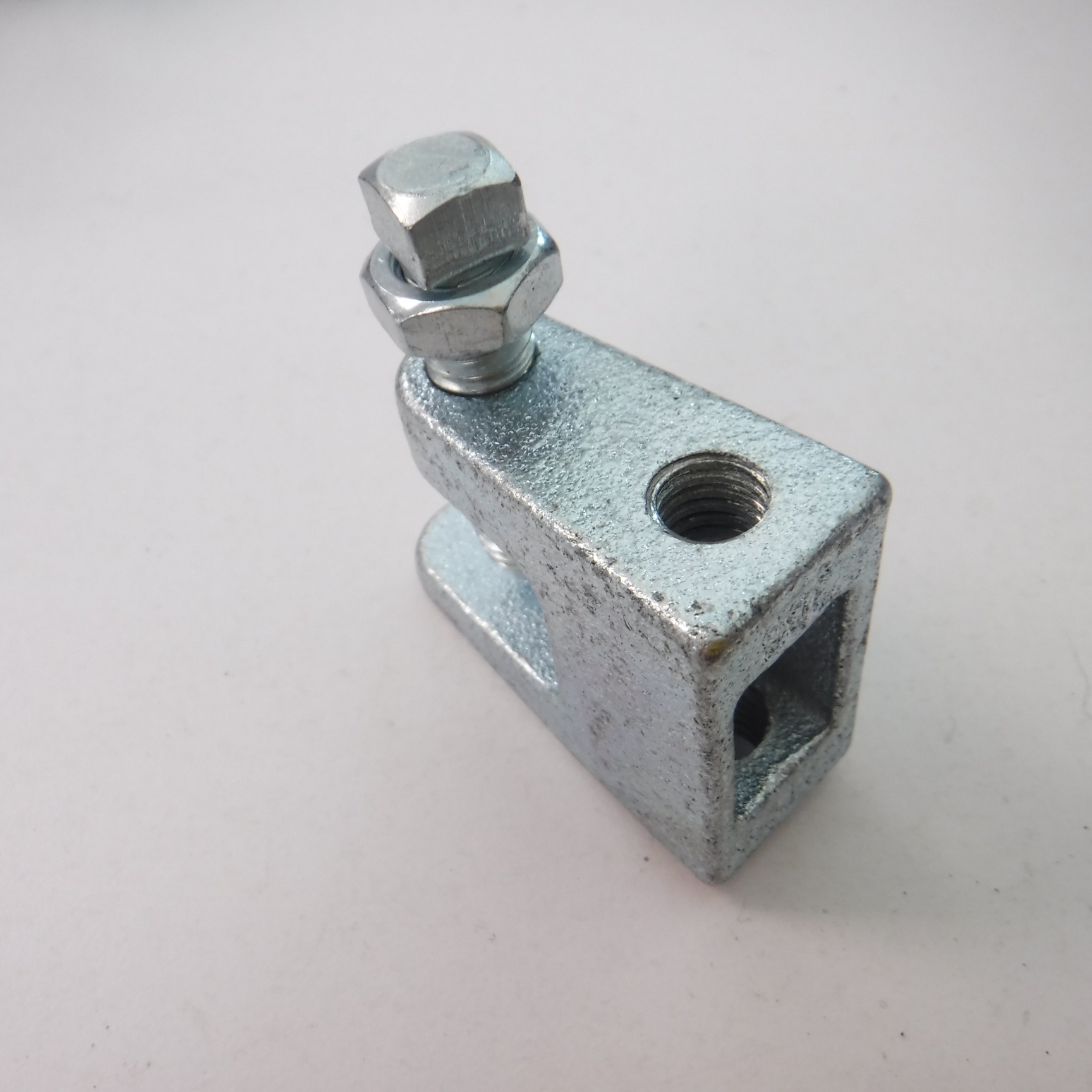 19 Pack Caddy 300 Universal Beam Clamps 3/8" - OneClick Warehouse