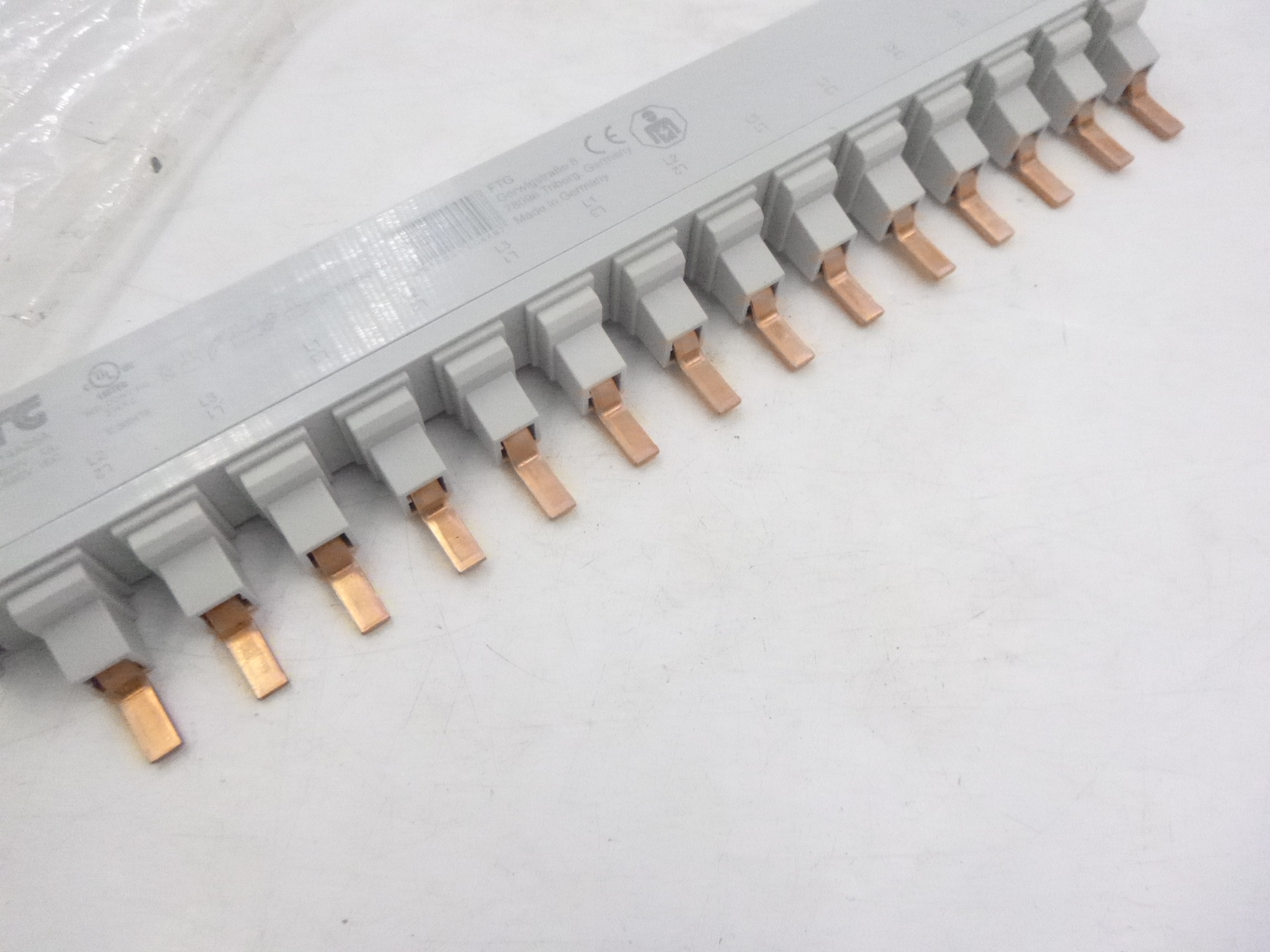 Amphenol FTG 3 Phase 14 Lug 100A/600V UL489 Busbar - OneClick Warehouse