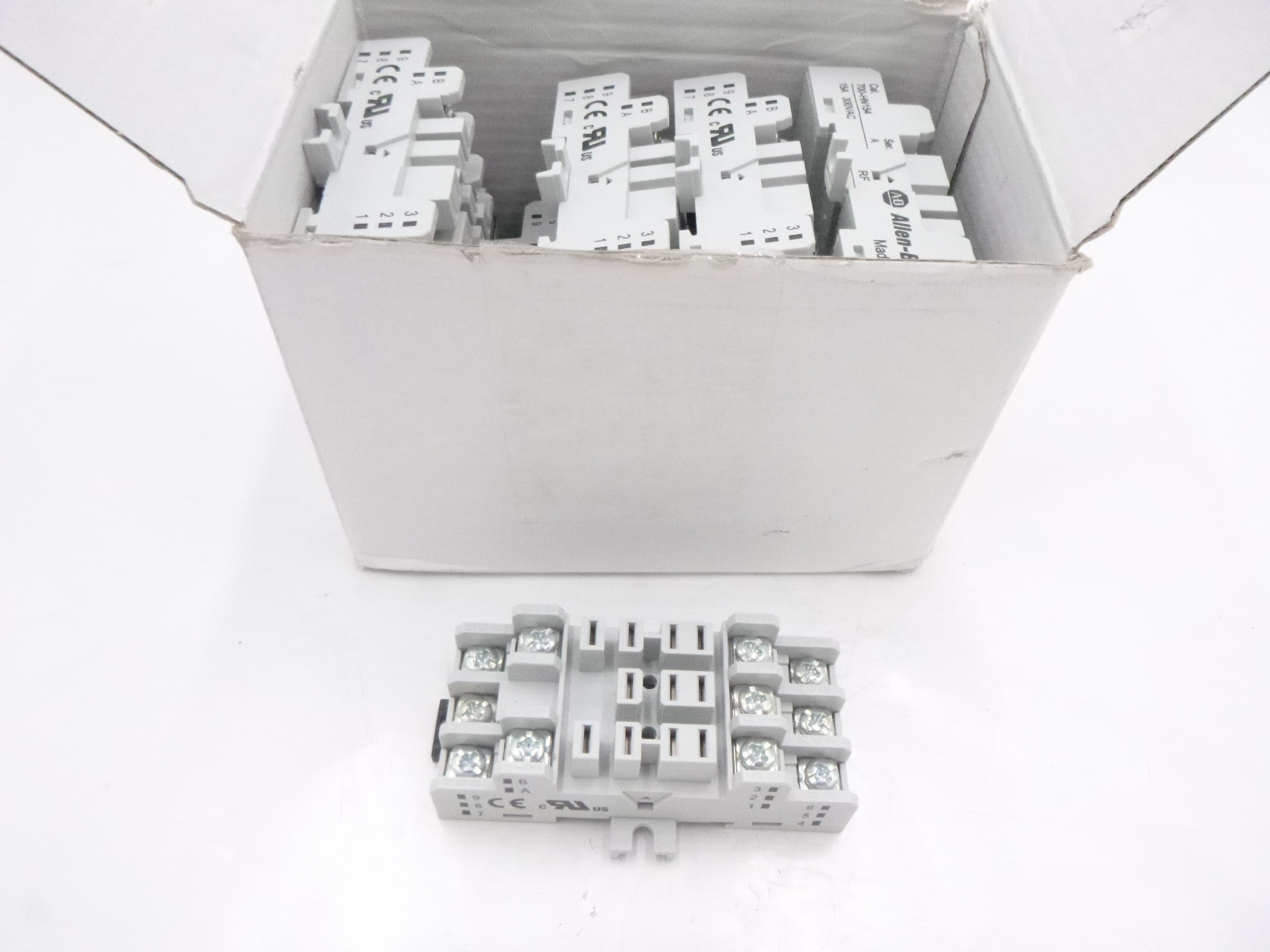 Box of 10 Allen-Bradley 700-HN154 Blade Relay Socket 11 Pin - OneClick ...