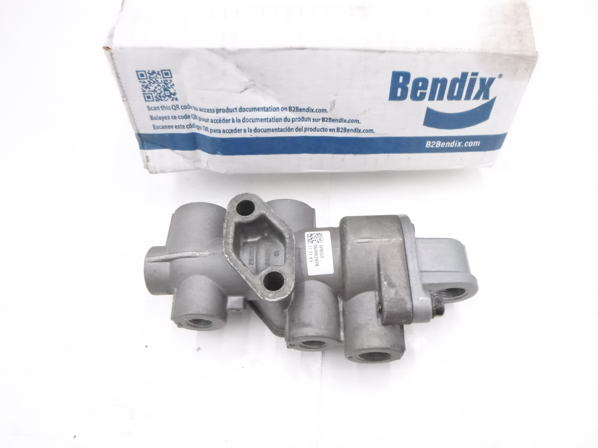 Bendix 065706 TP-3DC Tractor Protection Valve - OneClick Warehouse