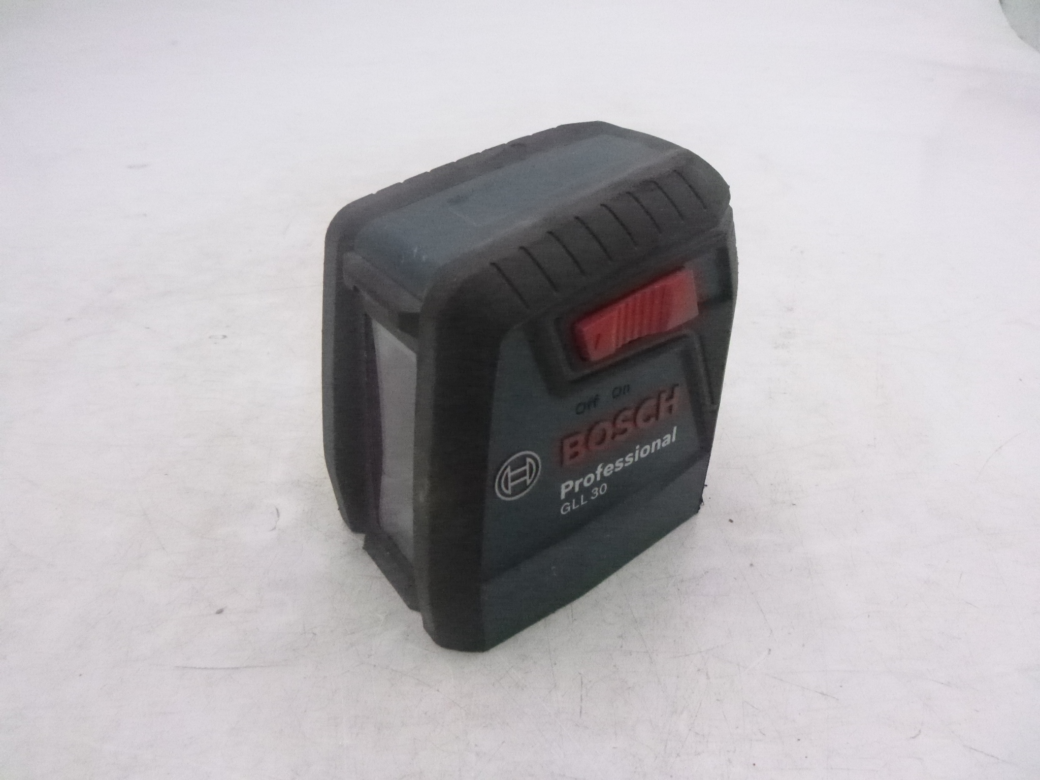Bosch Professional GLL 30 Self Leveling Cross Line Laser - OneClick ...