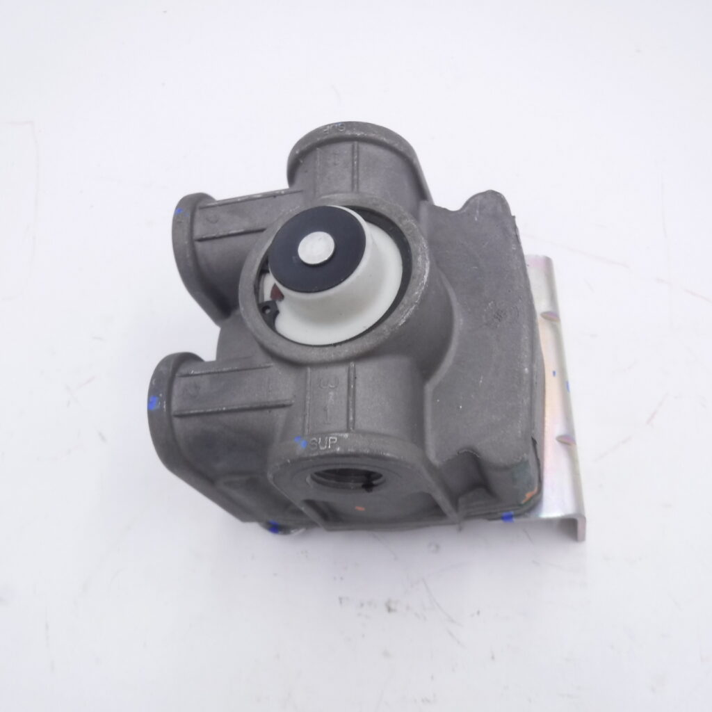 Genuine Bendix 909828 Brake Relay Valve 1/4" Service Port 1/2" Supply ...