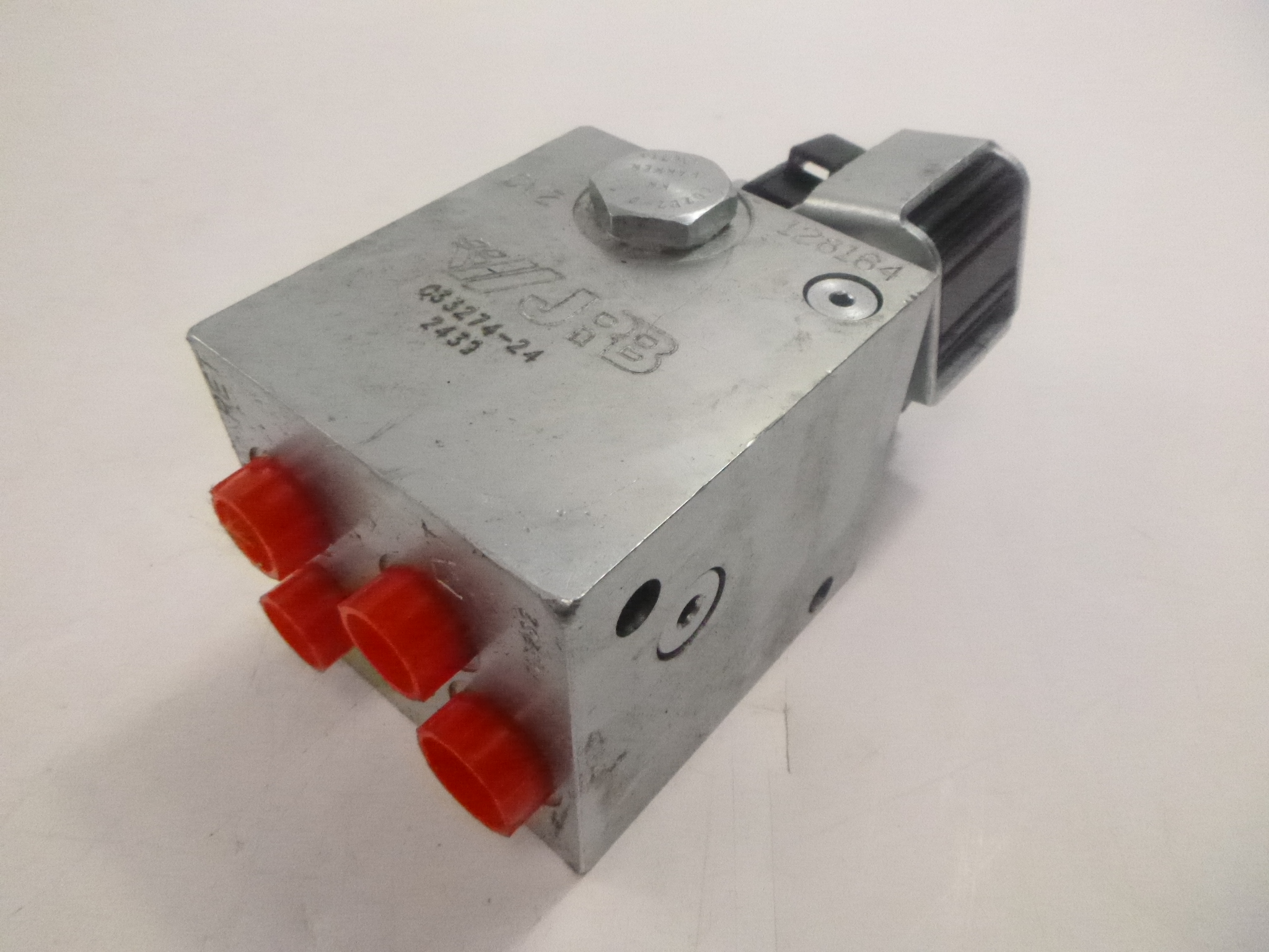 JRB Hydraulic Solenoid Control Valve C33274-24 - OneClick Warehouse