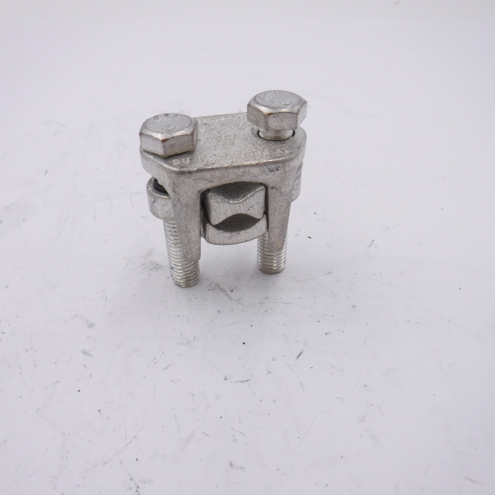 Burndy KVSU44 Copper/Alum 2 Bolt Conn 500 to 1000 kcmil, 4/0 AWG to ...